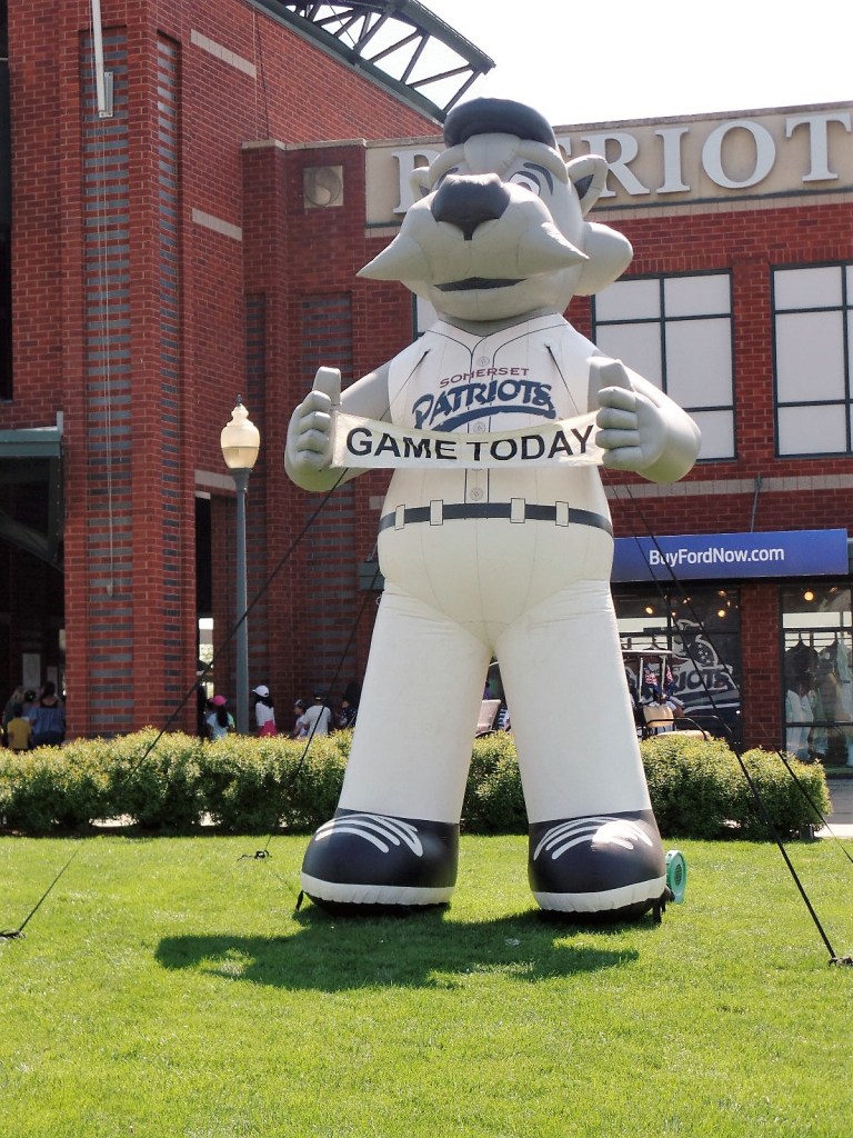 14 Reasons to Love Minor League Baseball | off the leash